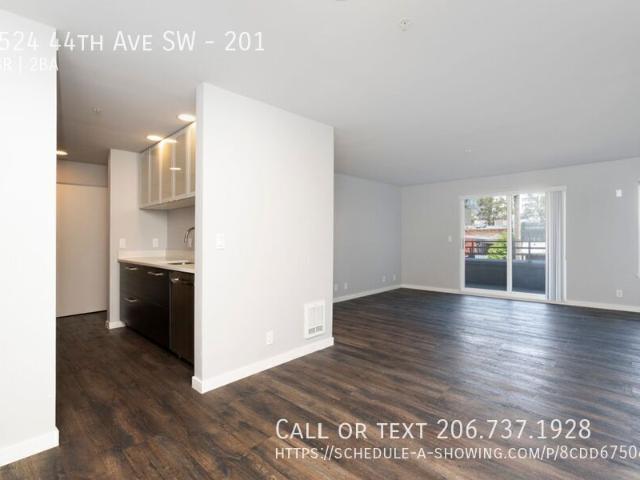 2 BR, 2 BA Apartment 4524 44th Ave SW, Seattle, WA 98116