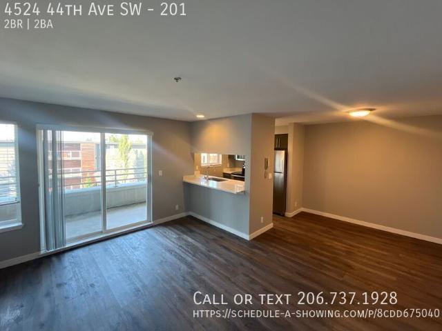 2 BR, 2 BA Apartment 4524 44th Ave SW, Seattle, WA 98116