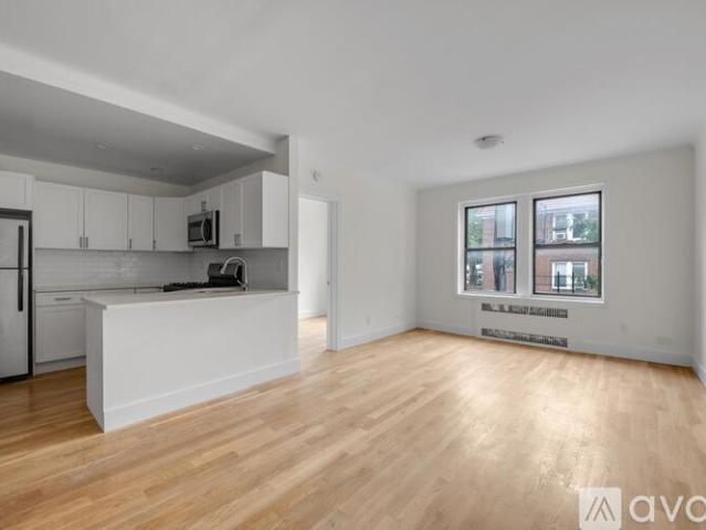 2 BR, 2 BA Apartment 4541 39 Place, Unit 5e, Sunnyside, NY 11104