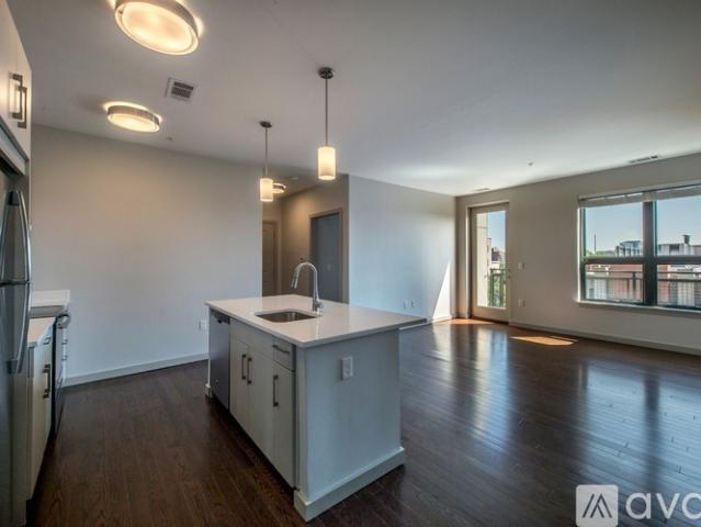 2 BR, 2 BA Apartment 45 Marion St, Unit 613, Brookline, MA 02446