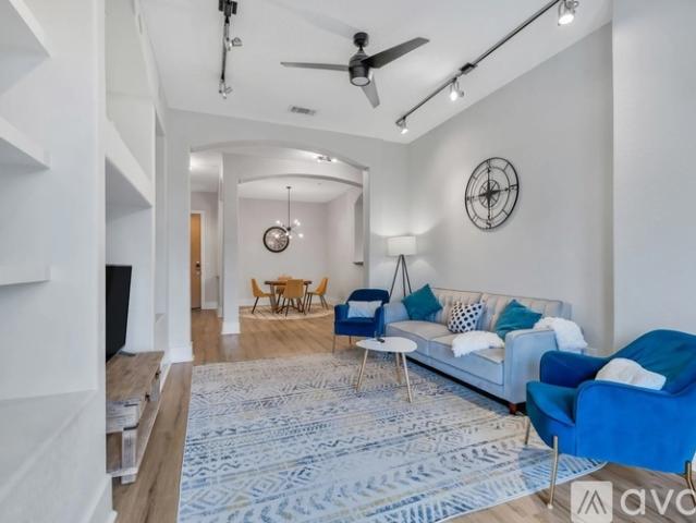 2 BR, 2 BA Apartment 2600 Hillsboro Pike, Unit 341, Nashville, TN 37212