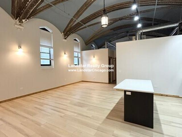 2 BR, 2 BA Apartment 4600 S Ellis Ave, Unit 111, Chicago, IL 60653