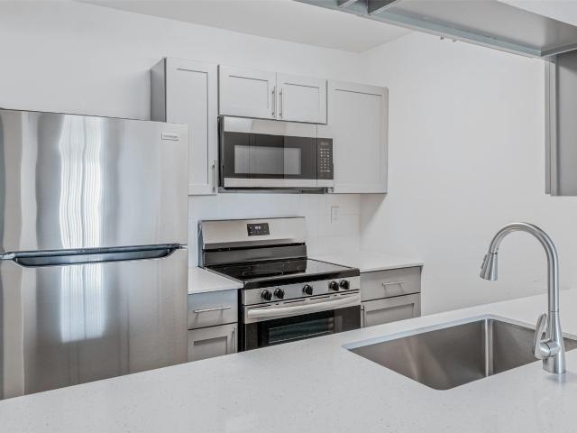 2 BR, 2 BA Apartment 4600 West Pioneer Drive, Irving, TX 75061