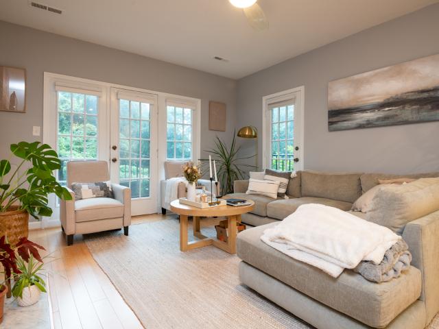 2 BR, 2 BA Apartment 4605 1/2 Macarthur Blvd NW, Washington, DC 20007
