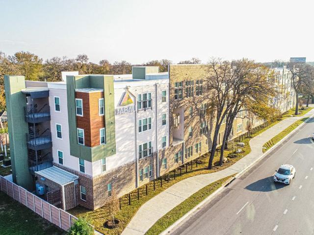 2 BR, 2 BA Apartment 4611 North Interstate 35 Frontage Road Unit 1307, Austin, TX 78722