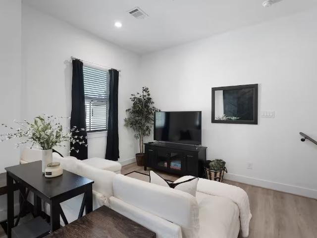 2 BR, 2 BA Apartment 4615 Indie Heights Lane, Houston, TX 77018