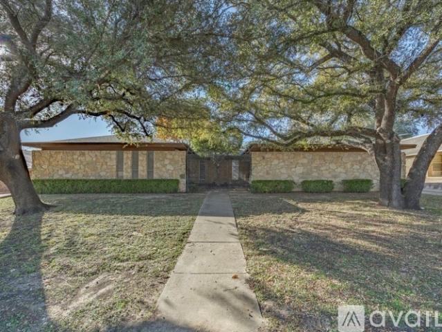 2 BR, 2 BA Apartment 4615 Ranch View Road, Fort Worth, TX 76109