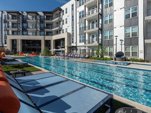 2 BR, 2 BA Apartment 4618 Tannehill Ln, Austin, TX 78721
