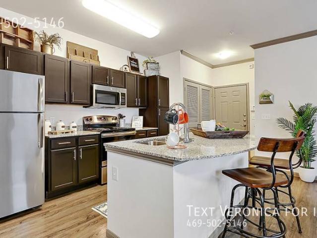 2 BR, 2 BA Apartment 4624 Cromwell Dr, Kyle, TX 78640