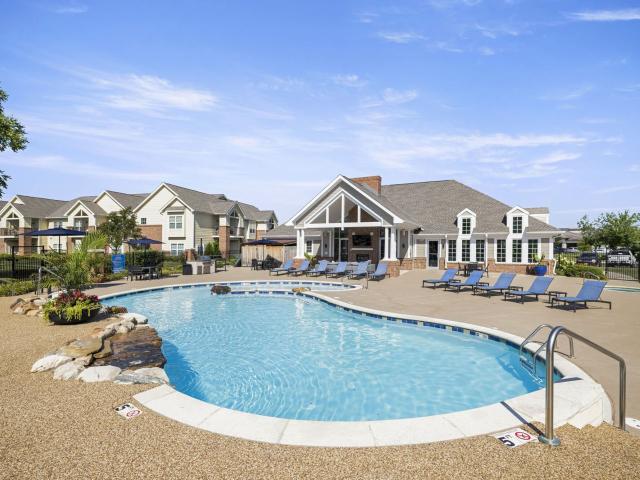 2 BR, 2 BA Apartment 4631 South Eastland Center Drive Unit 1528, Independence, MO 64055