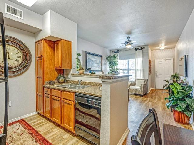 2 BR, 2 BA Apartment 4649 Loma del Sur Dr Unit 2706, El Paso, TX 79934