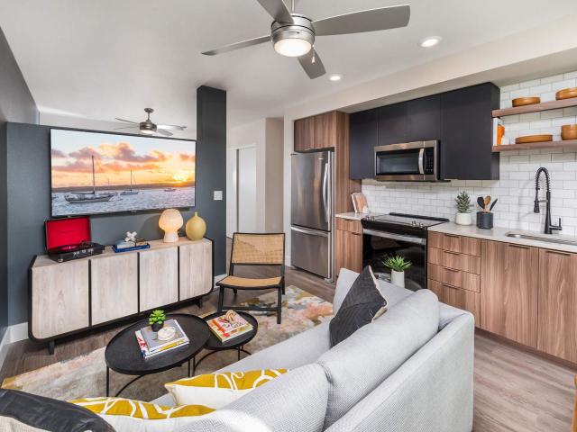 2 BR, 2 BA Apartment 465 NE Davis Street Unit 408, Portland, OR 97232