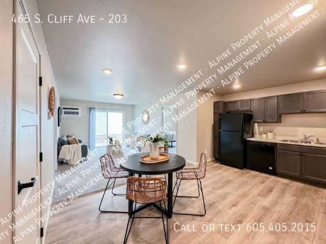 2 BR, 2 BA Apartment 465 S. Cliff Ave, Harrisburg, SD 57032