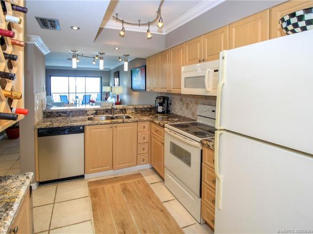 2 BR, 2 BA Apartment 4720 Northeast Sandpebble Trace, Stuart, FL 34996