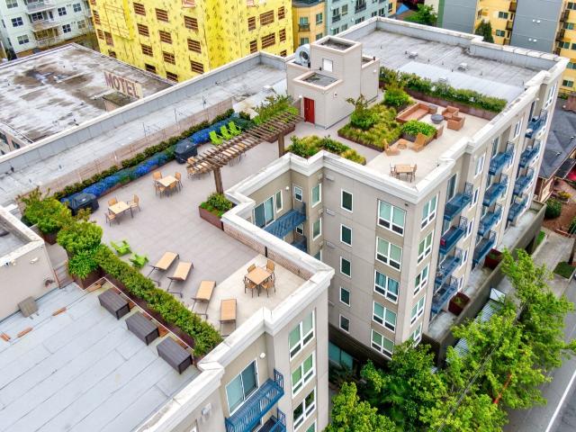 2 BR, 2 BA Apartment 4726 11th Avenue Northeast Unit 715, Seattle, WA 98105