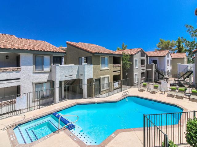 2 BR, 2 BA Apartment 4727 Warner Road Unit 1033, Phoenix, AZ 85044