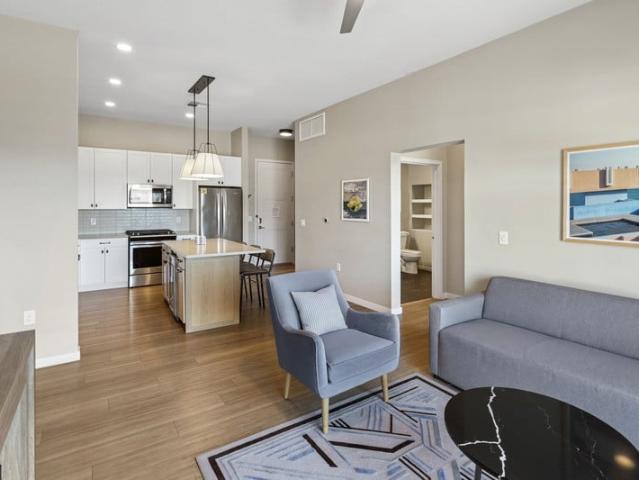 2 BR, 2 BA Apartment 4735 N Scottsdale Rd Unit 1 504, Scottsdale, AZ 85251