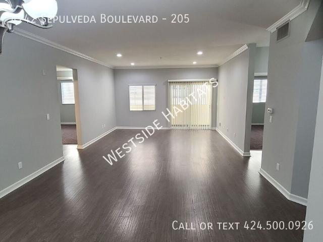 2 BR, 2 BA Apartment 4742 Sepulveda Boulevard, Sherman Oaks, CA 91403