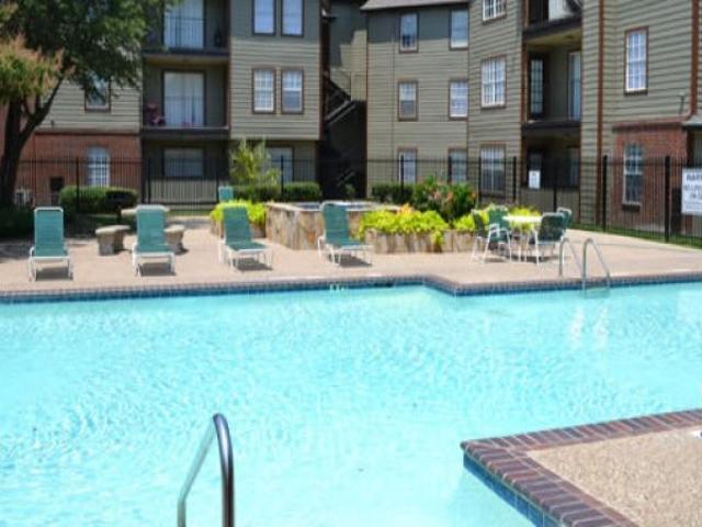 2 BR, 2 BA Apartment 4748 Saint Francis Avenue Unit 12 0201, Dallas, TX 75227