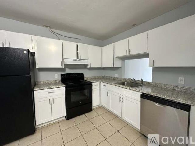 2 BR, 2 BA Apartment 4773 Arjaro Dr, Unit 11, West Palm Beach, FL 33407