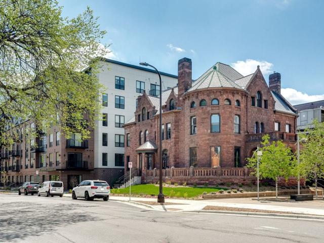 2 BR, 2 BA Apartment 47 Spruce Place Unit 600, Minneapolis, MN 55403