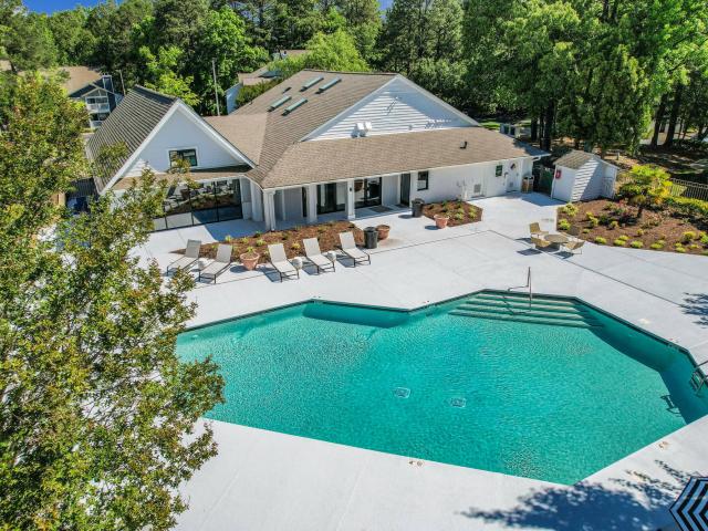2 BR, 2 BA Apartment 4800 University Drive Unit 12 12E, Durham, NC 27707