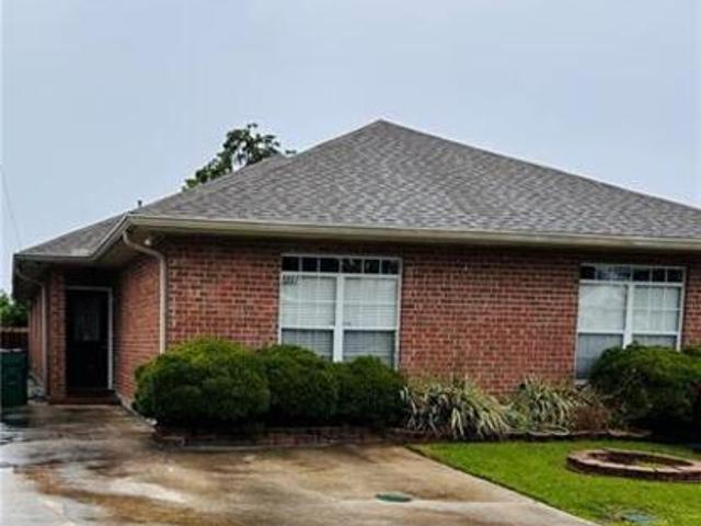 2 BR, 2 BA Apartment 4807 Evangeline Street, Metairie, LA 70001