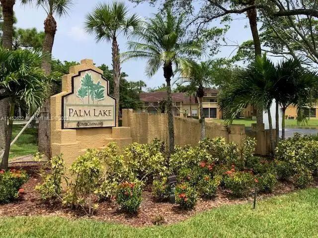 2 BR, 2 BA Apartment 4823 Via Palm Lks, West Palm Beach, FL 33417