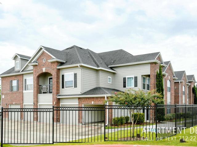 2 BR, 2 BA Apartment 4828 East Sam Houston Pkwy NÂ, Houston, TX 77015