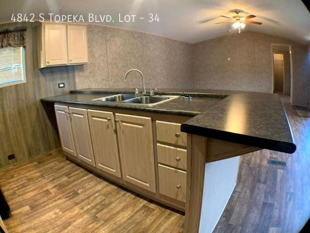 2 BR, 2 BA Apartment 4842 S Topeka Blvd. Lot, Topeka, KS 66609