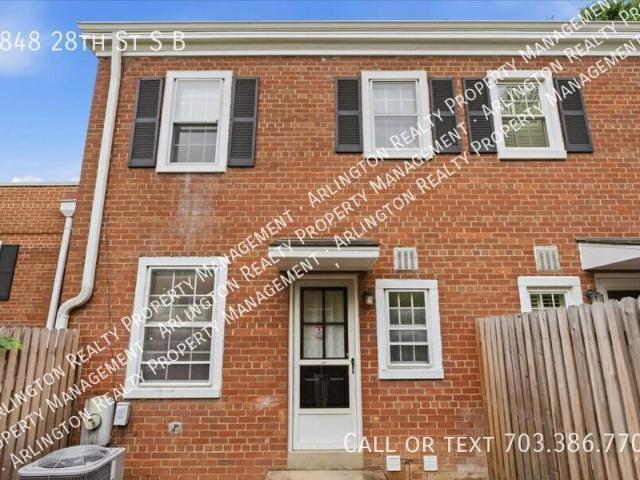 2 BR, 2 BA Apartment 4848 28th St S B, Arlington, VA 22206
