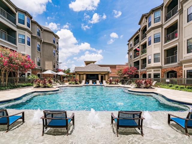 2 BR, 2 BA Apartment 4855 Magnolia Cove Drive Unit 104, Kingwood, TX 77345
