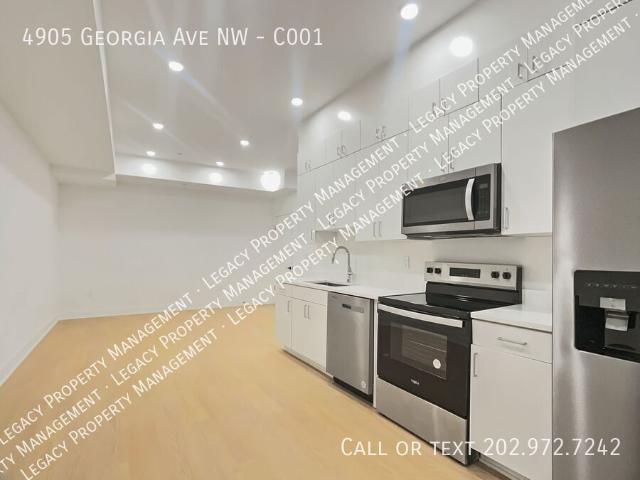 2 BR, 2 BA Apartment 4905 Georgia Ave NW, Washington, DC 20011