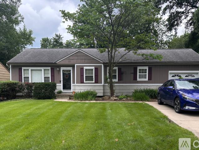 2 BR, 2 BA Apartment 4915 West 56th Street, Roeland Park, KS 66205