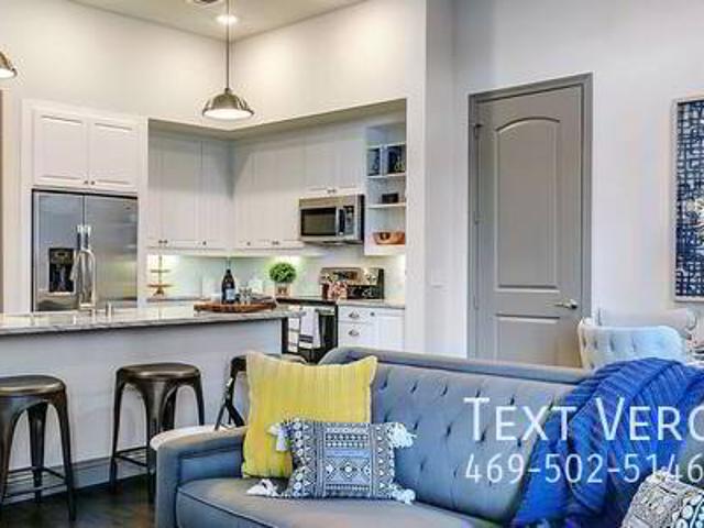 2 BR, 2 BA Apartment 4925 Rasor Blvd, Plano, TX 75024