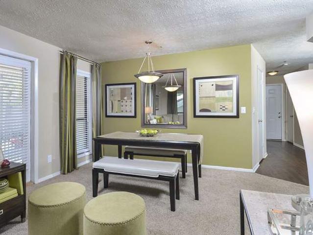 2 BR, 2 BA Apartment 4946 Snapfinger Woods Dr, Decatur, GA 30035