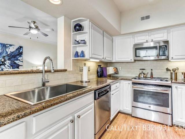 2 BR, 2 BA Apartment 499 Carnarvon Dr, Houston, TX 77024