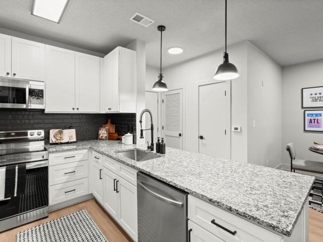 2 BR, 2 BA Apartment 49 Boulevard Southeast Unit E 668, Atlanta, GA 30312