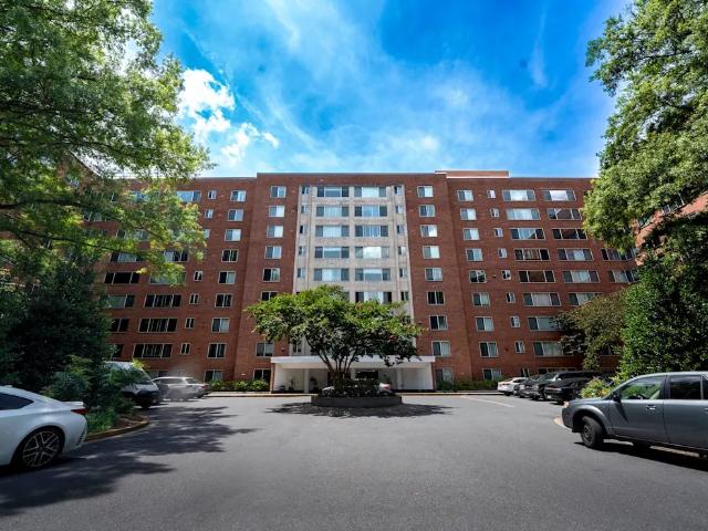2 BR, 2 BA Apartment 4000 Massachusetts Avenue NW Unit 0834, Washington, DC 20016