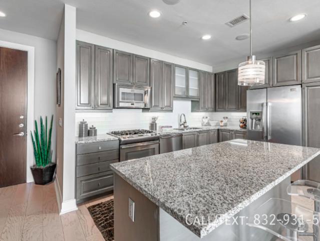 2 BR, 2 BA Apartment 4000 San Felipe St Houston, TX 77027
