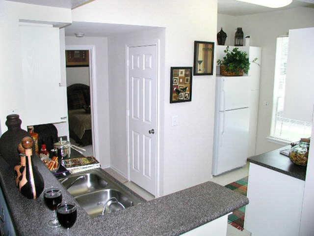 2 BR, 2 BA Apartment 4001 W Parmer Ln, Austin, TX 78727