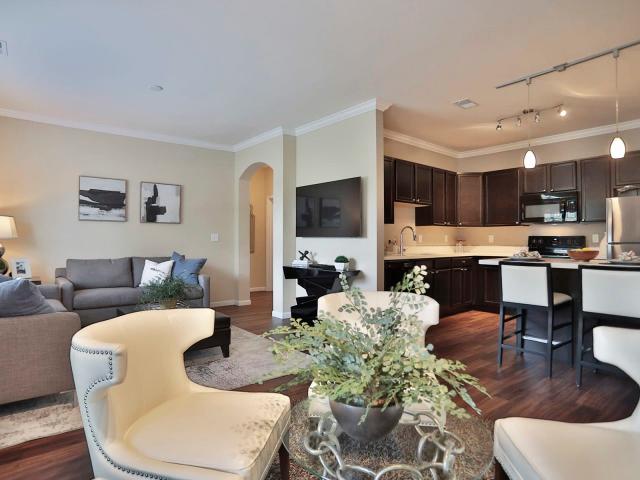 2 BR, 2 BA Apartment 4004 Keighley Park Ln Unit 12501103, Louisville, KY 40299