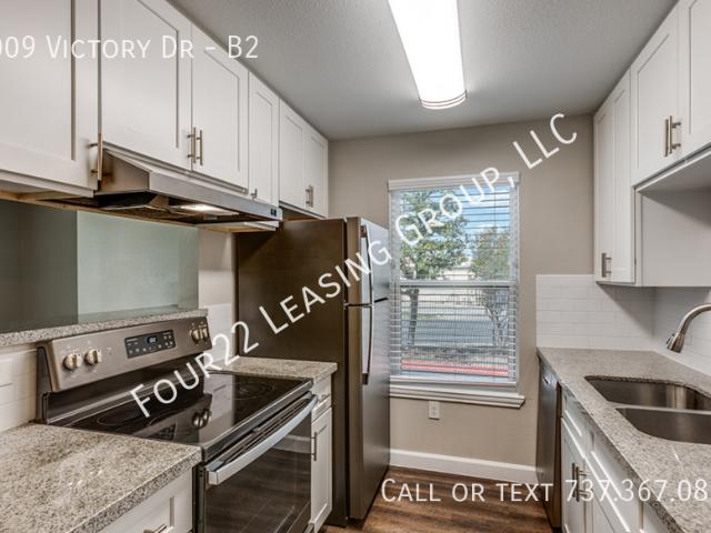 2 BR, 2 BA Apartment 4009 Victory Dr, Austin, TX 78704