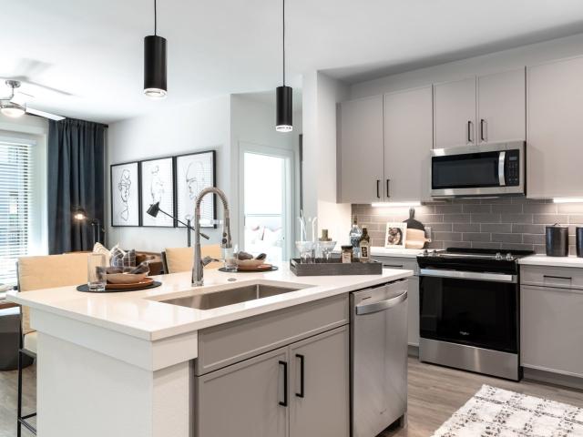 2 BR, 2 BA Apartment 400 West Main Street Unit 3030, Lewisville, TX 75057