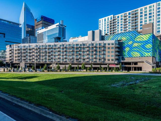 2 BR, 2 BA Apartment 400 E. Brooklyn Village Ave Unit 1313, Charlotte, NC 28202