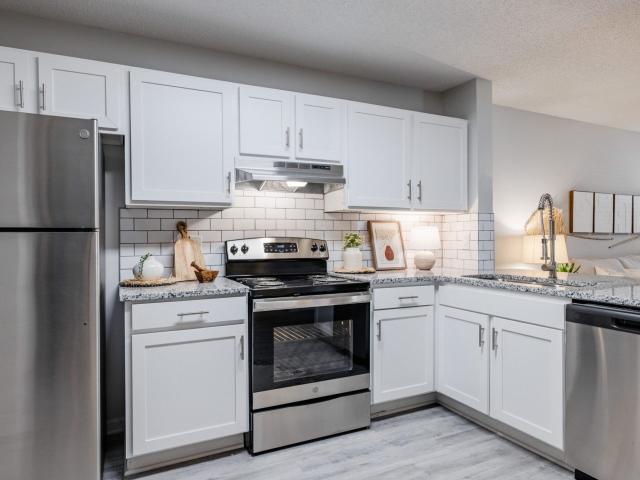2 BR, 2 BA Apartment 400 Hawk Ridge Drive Unit 07 0732, Winston Salem, NC 27103
