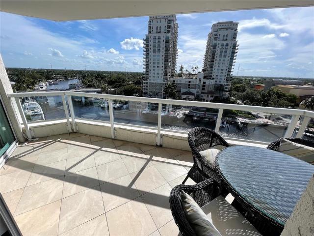 2 BR, 2 BA Apartment 401 Southwest 4th Avenue, Fort Lauderdale, FL 33315