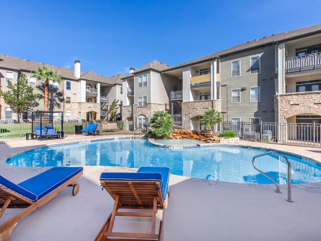 2 BR, 2 BA Apartment 402 Holland Avenue Unit 521, San Antonio, TX 78212