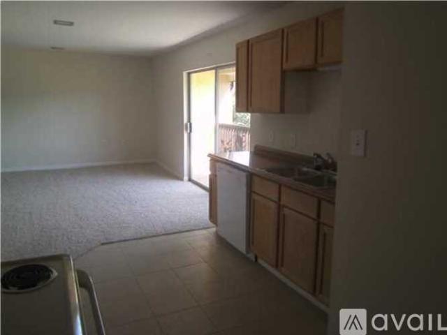 2 BR, 2 BA Apartment 402 Marshall Court, Unit 6, Fort Walton Beach, FL 32548