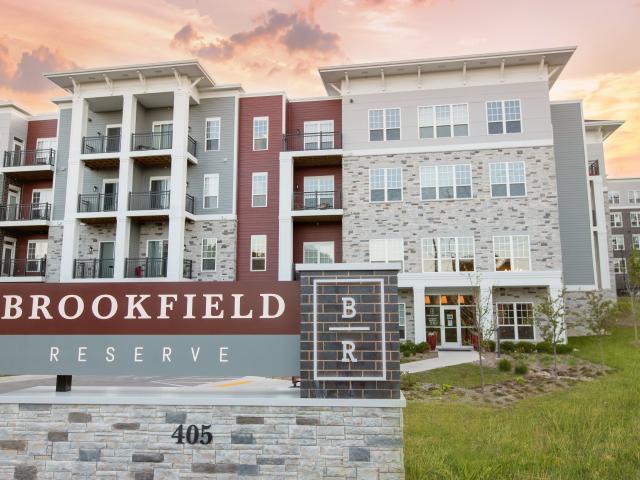 2 BR, 2 BA Apartment 405 Bishops Way Unit 523, Brookfield, WI 53005
